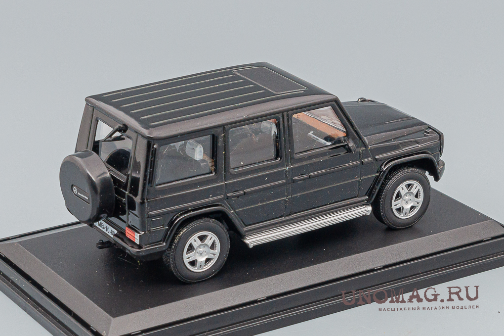 MERCEDES-BENZ G-Class G500, black