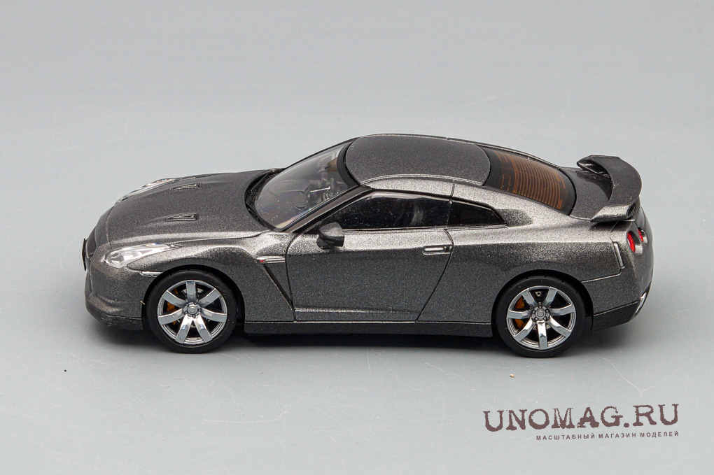 (Уценка!) NISSAN GT-R(R35), TITANIUM GRAY