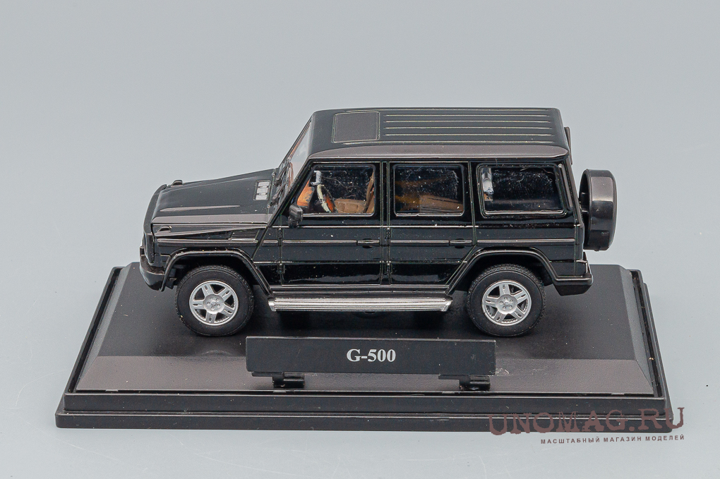 MERCEDES-BENZ G-Class G500, black