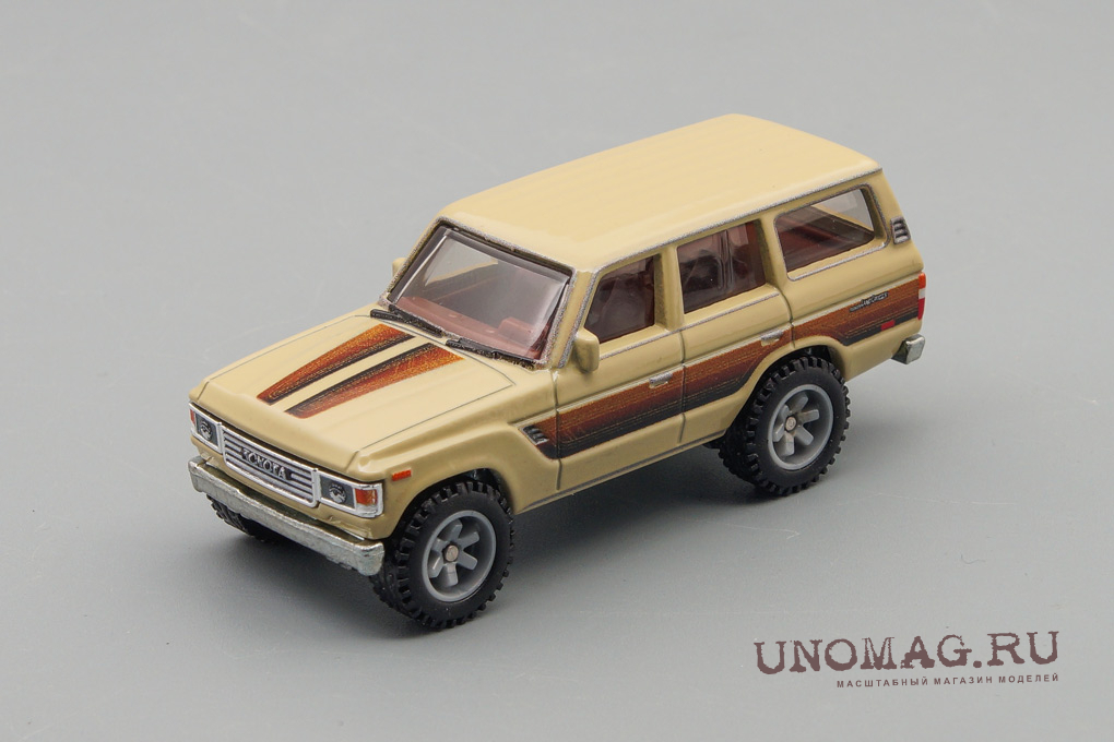 TOYOTA Land Cruiser FJ60, tan