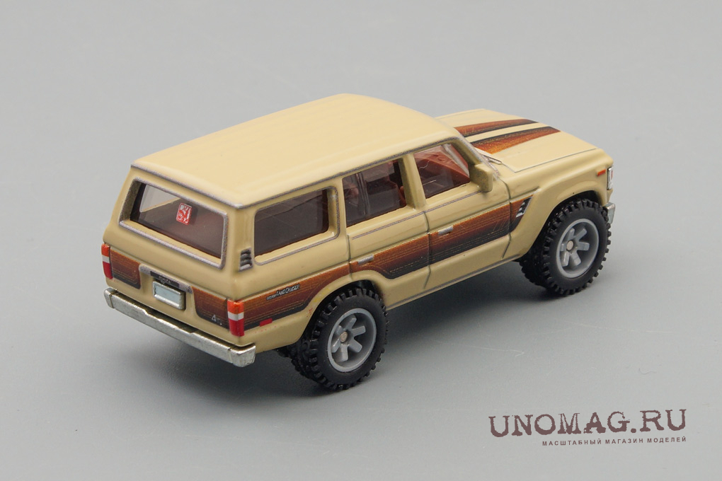 TOYOTA Land Cruiser FJ60, tan