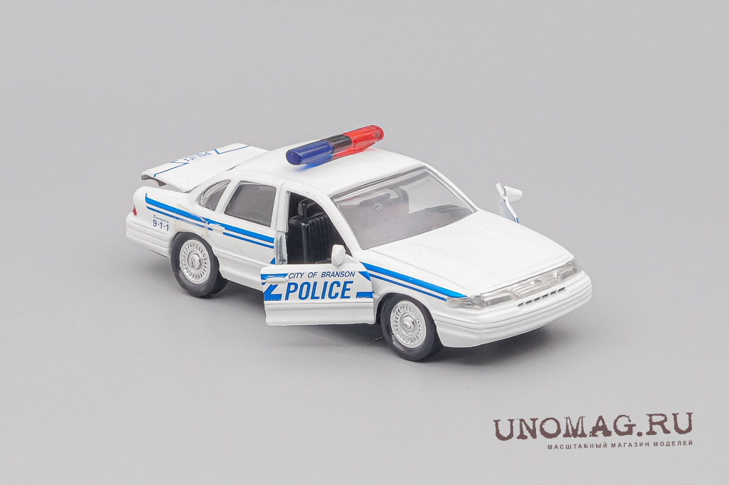 FORD Crown Victoria Branson Police, white
