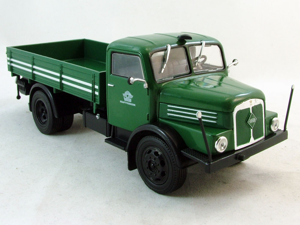 IFA HORCH H3A Pritschenwagen, серия грузовиков от Atlas Verlag, зеленый