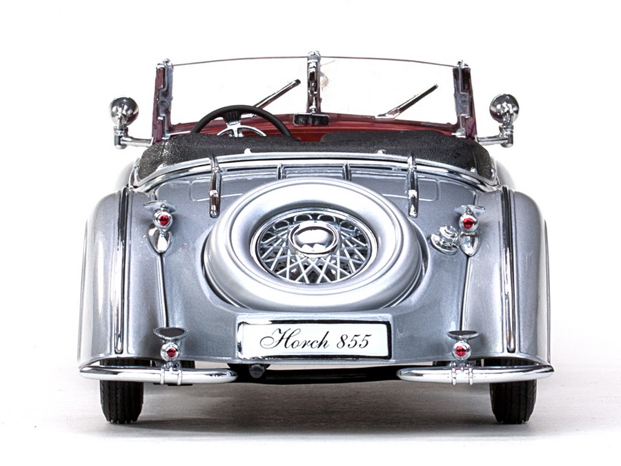 HORCH 855 Roadster (1939), silver grey / dark red