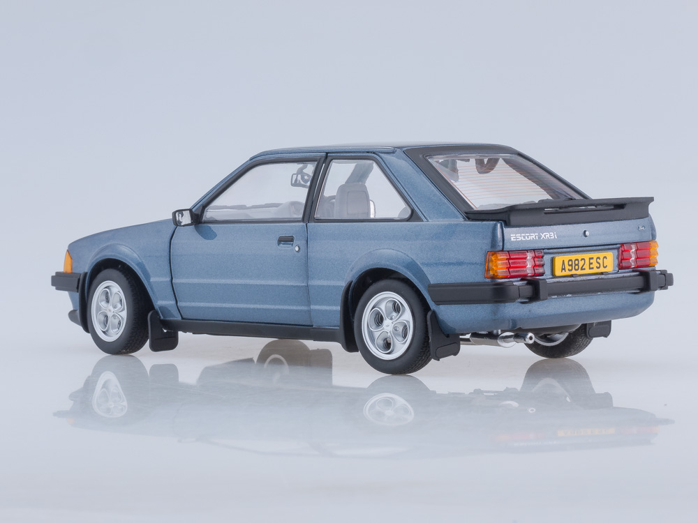 FORD Escort XR3i Saloon (1983), caspian blue
