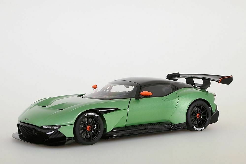 Aston Martin Vulcan - 2015 (apple tree green)
