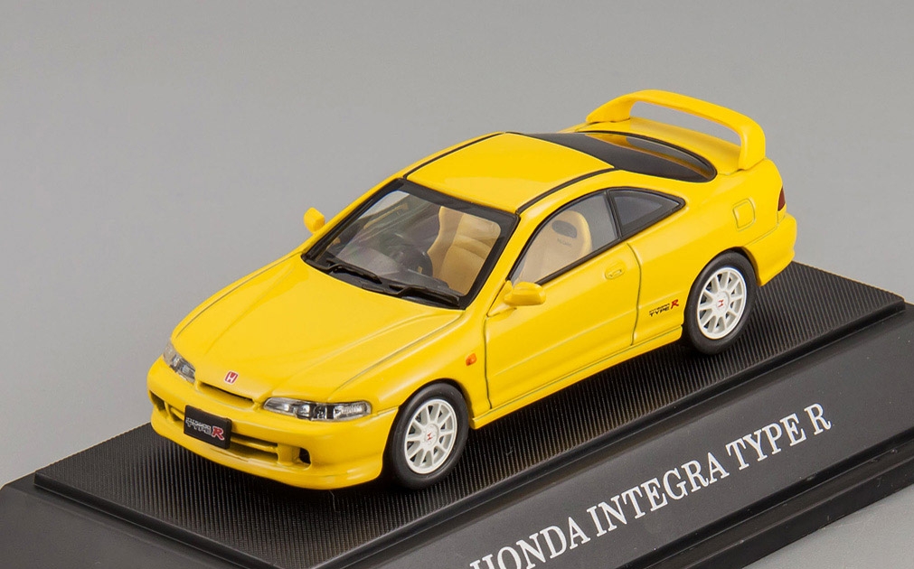 Honda Integra Type R (yellow)