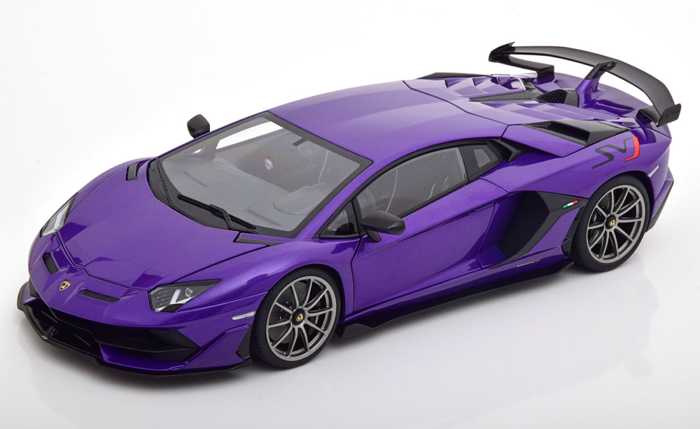 LAMBORGHINI Aventador SVJ (2019), violett-metallic