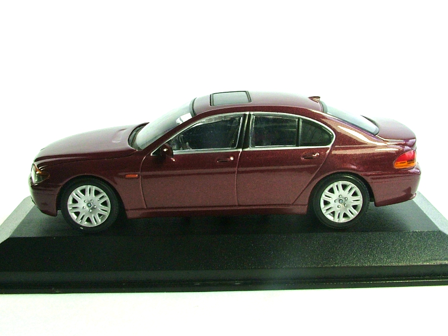 BMW 7-Series (E65) (2001), dark red