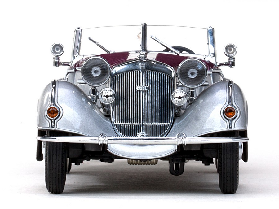 HORCH 855 Roadster (1939), silver grey / dark red