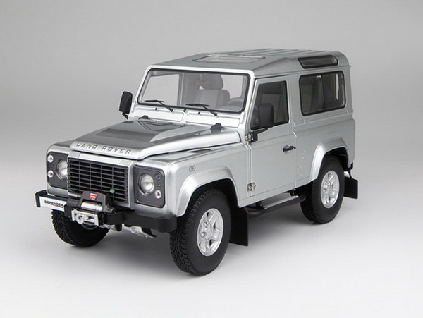 Land Rover Defender 90 (indus silver)