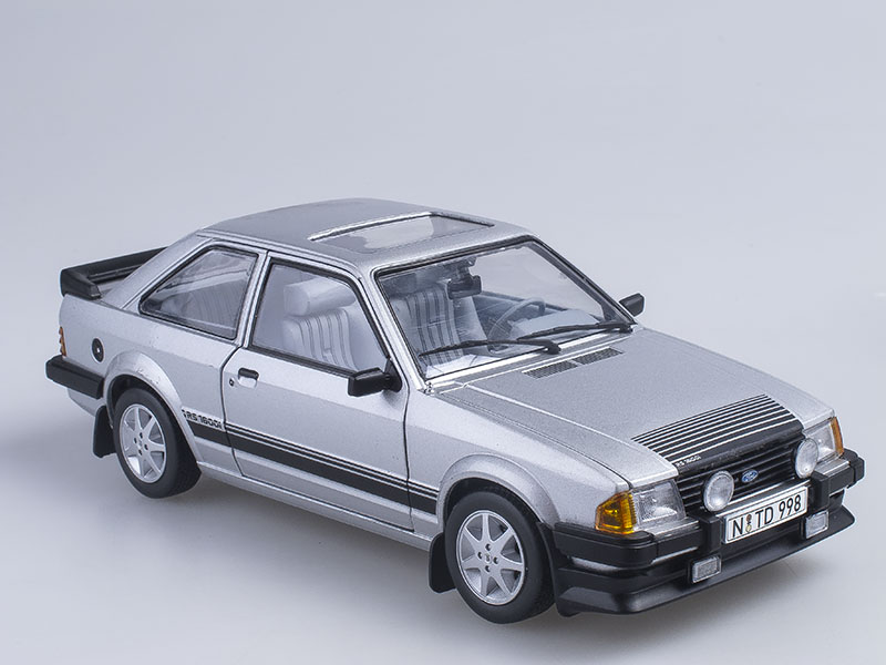 FORD Escort RS1600i (1984), strato silver