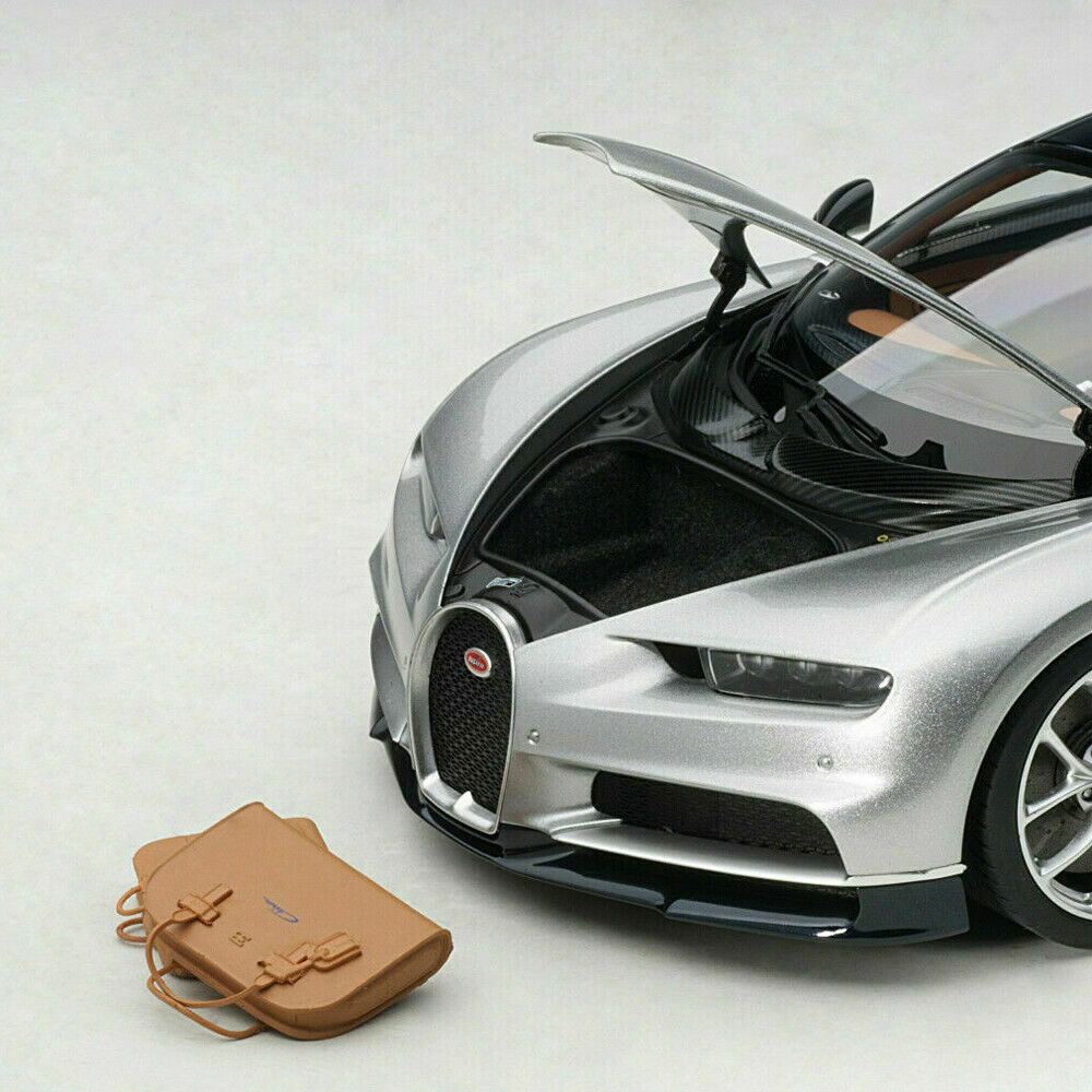 Bugatti Chiron - 2017 (silver / blue)