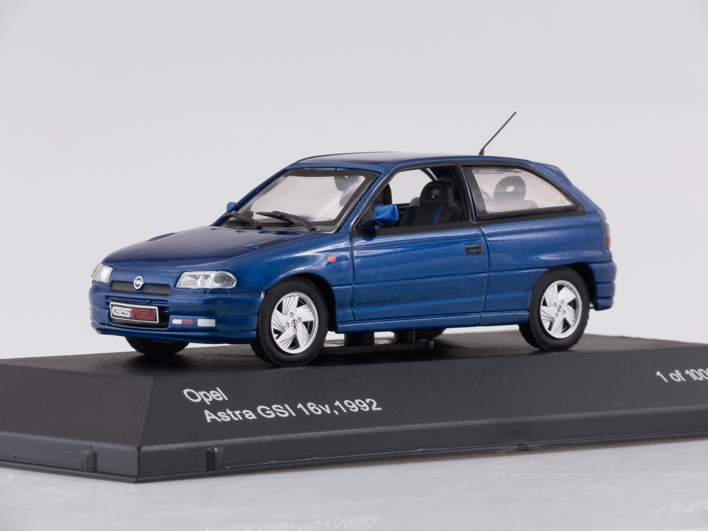 OPEL Astra F GSI 16V (1992), metallic blue