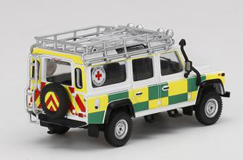 LAND ROVER Defender 110 British Red Cross