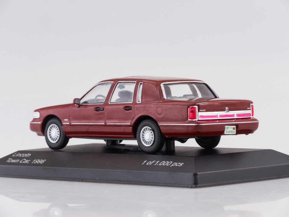 LINCOLN Town Car (1996), dark red