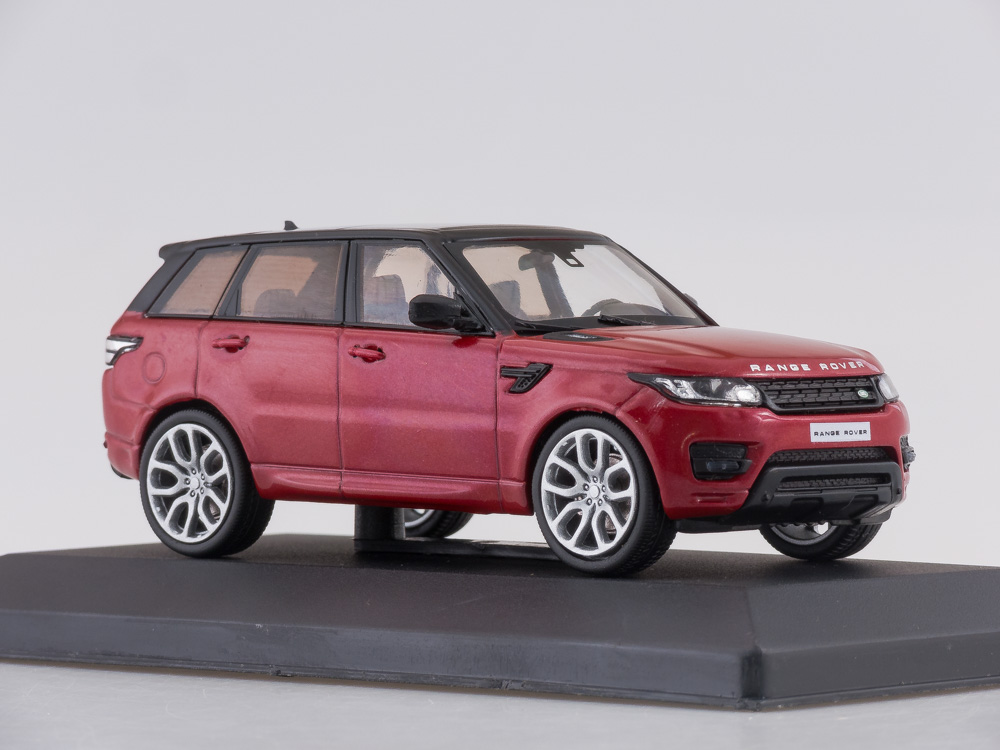 RANGE ROVER Sport (2014), metallic red / black