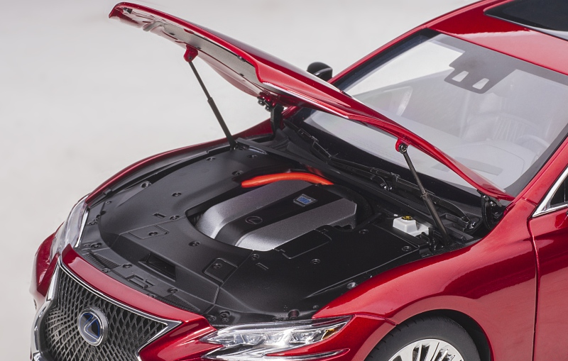 Lexus LS 500h (metallic red)