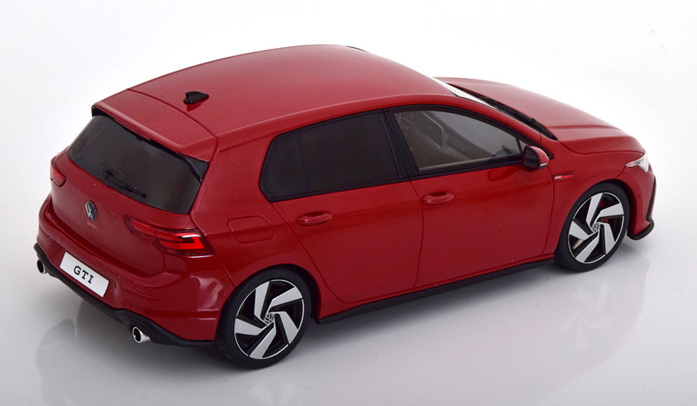 VOLKSWAGEN Golf 8 GTI (2021), red metallic