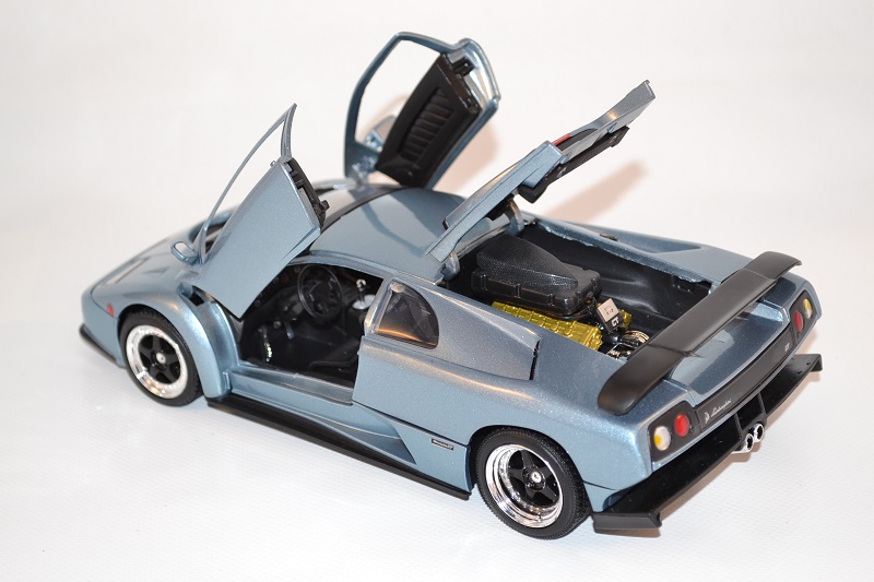 LAMBORGHINI Diablo GT, blue metallic