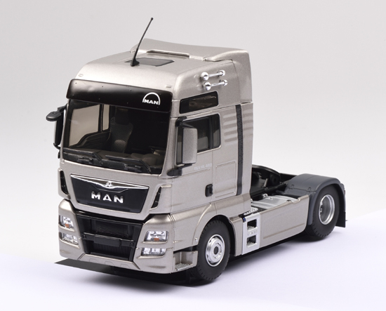 MAN TGX Euro 6 XXL (2014), silver metallic