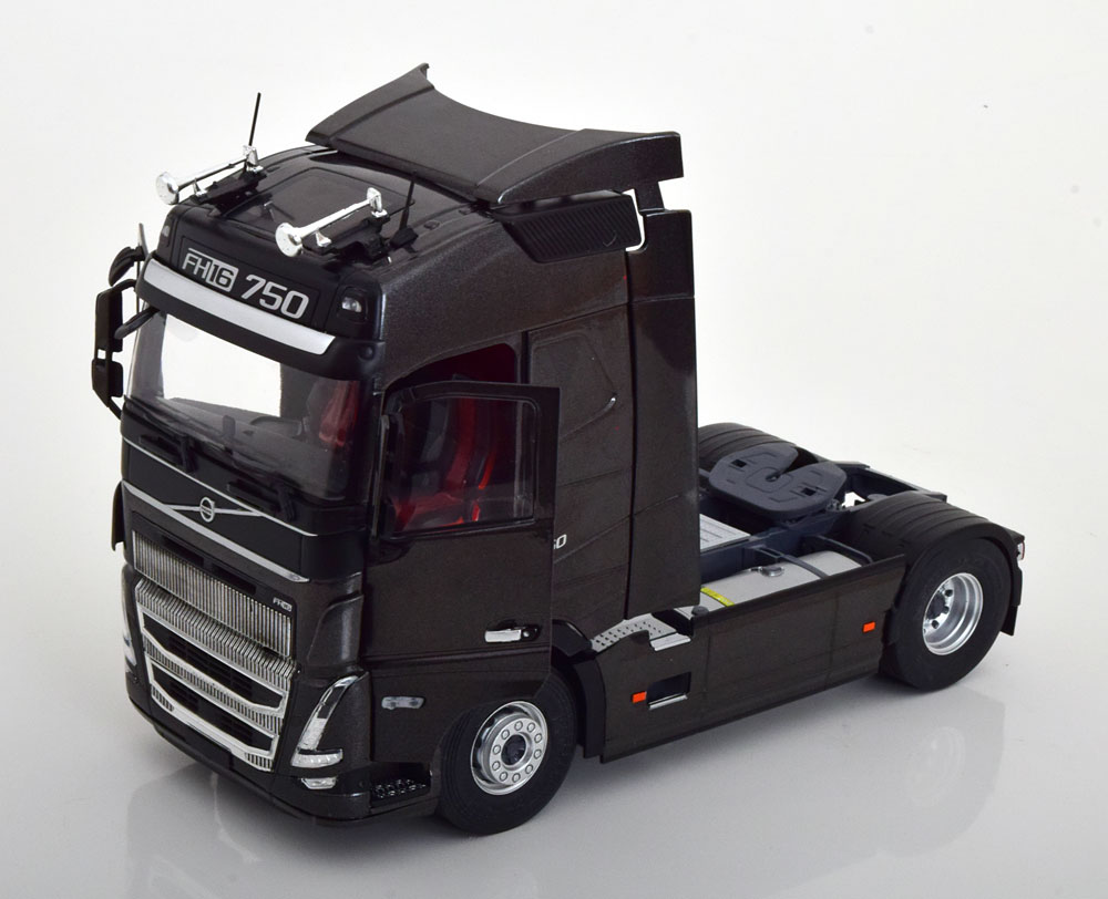 VOLVO FH16 Globetrotter XL (2022), black metallic
