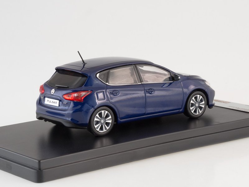 NISSAN Pulsar, blue