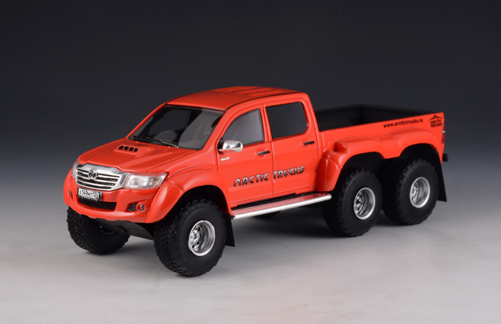 TOYOTA Hilux AT44 6x6 Arctic Truck 2014 Orange-Red