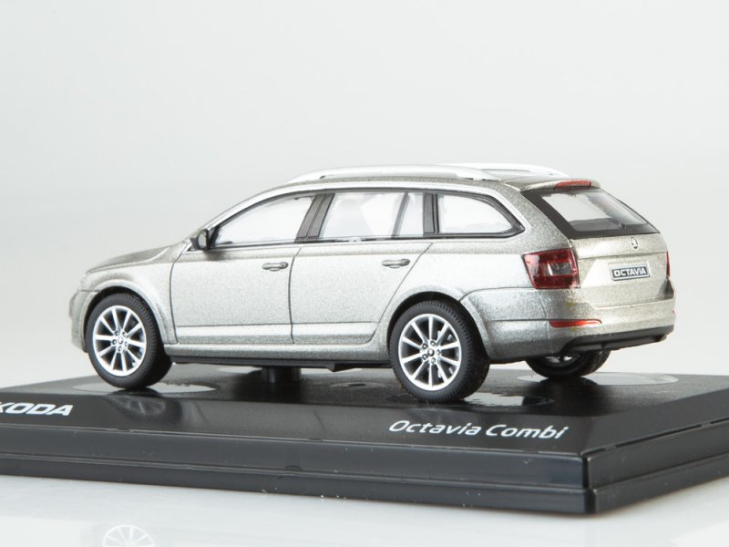 SKODA Octavia III Combi 2013 Cappuccino Beige Metallic